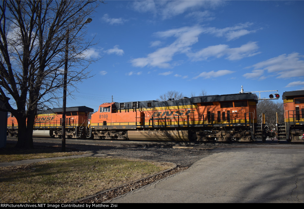 BNSF 8169